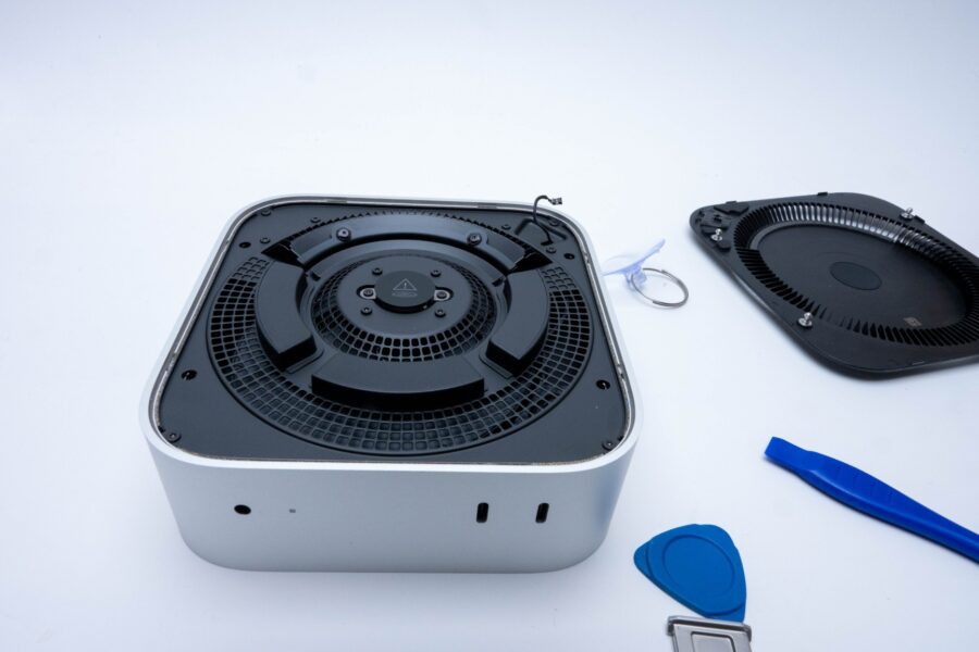 M4 mac mini 256GBモデルのSSDを1TBに換装する方法 - しょぼんブログ